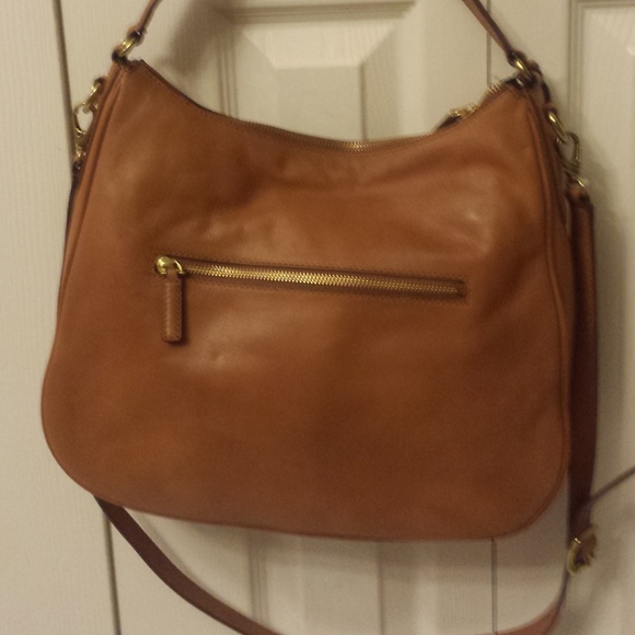 Fossil | Bags | Fossil Shoulder Bag With Tags Some Stains On Back ...